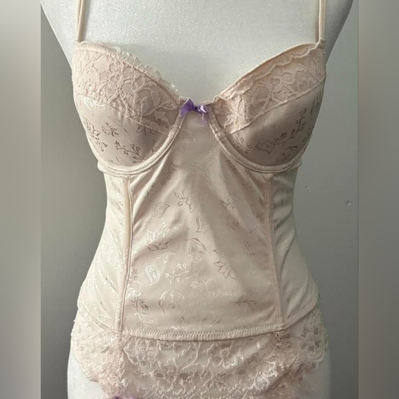 sophie b. | Intimates & Sleepwear | Large Vintage Lace Bustier In Cream ...